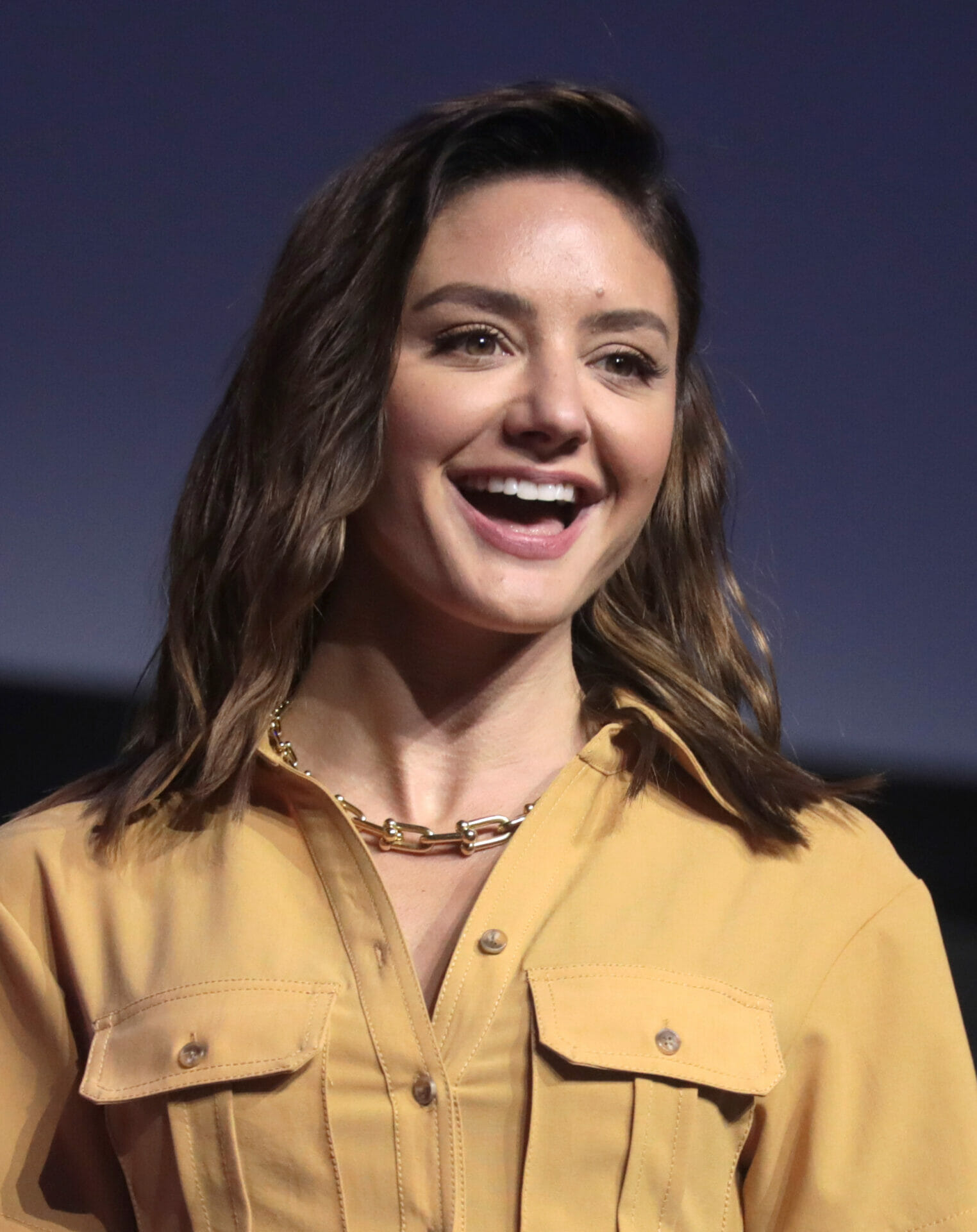Fear The Walking Dead Cast: Walking Amongst The Survivors